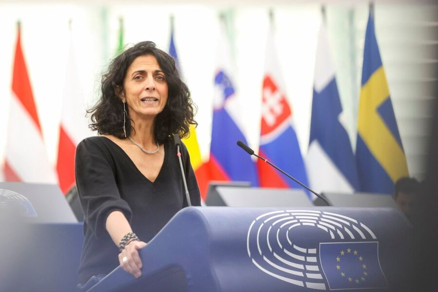 A la rencontre de l'Eurodéputée Maria ARENA, invitée des JEUNES UE-UA ...